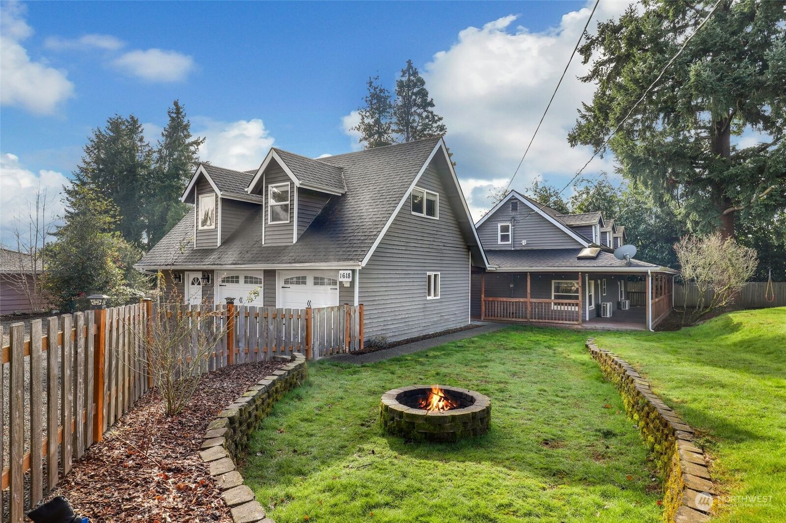 Home for sale in Puyallup: 1618 34th Avenue Ct SW, Puyallup, WA 98373