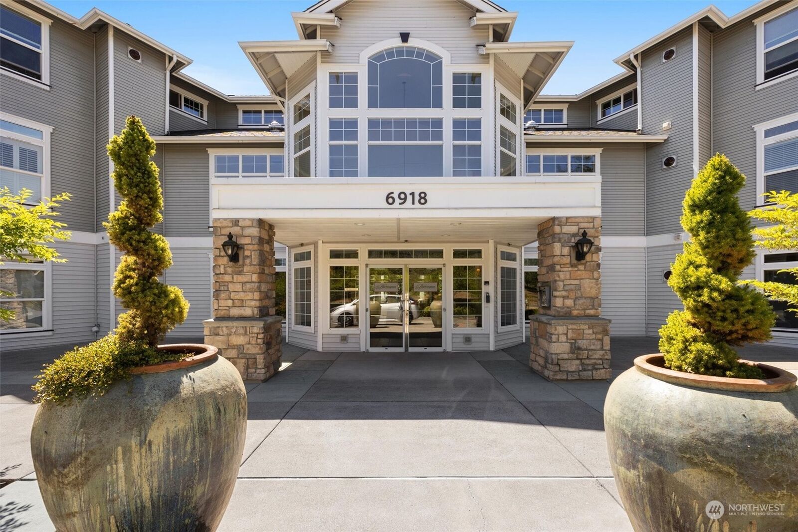 Home for sale in Lynnwood: 6918 208th Street SW 305, Lynnwood, WA 98036