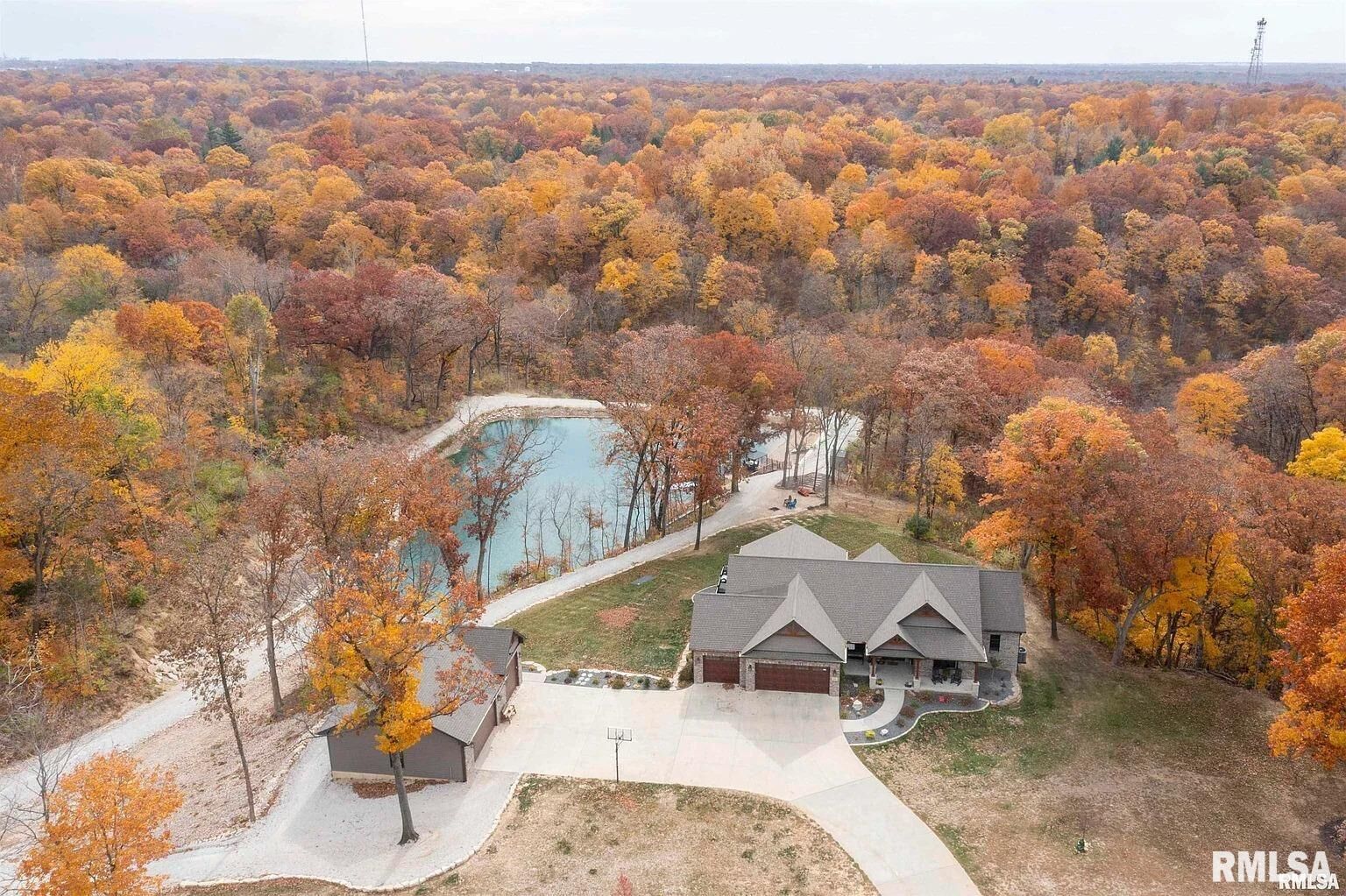 Home for sale in Washington: 23501 Spring Creek Road, Washington, IL 61571