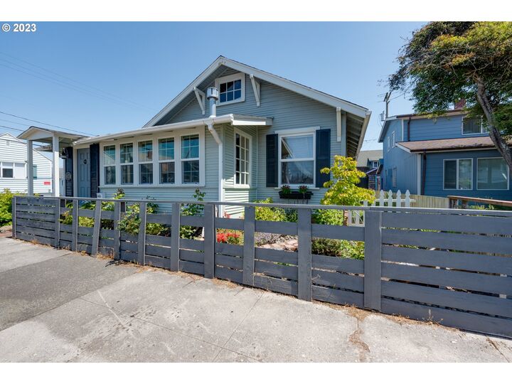 MLS#23537789: 423 N Downing St, Seaside, OR 97138