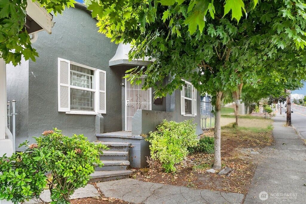 House for sale in Bremerton: 1105 6th Street, Bremerton, WA 98337