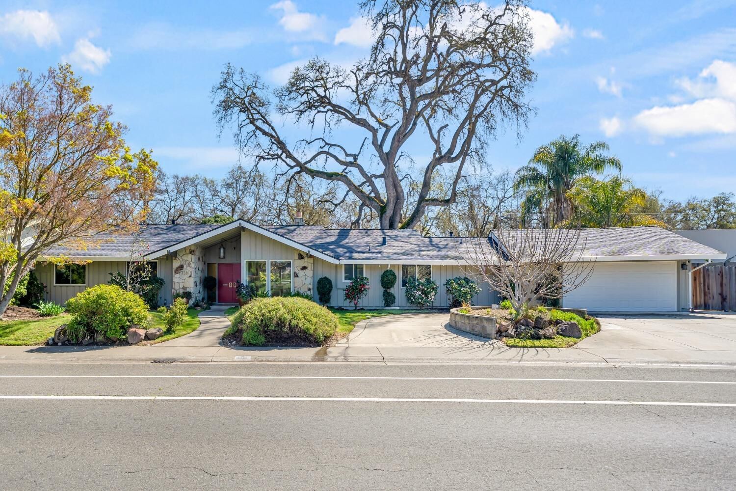 House for sale in Sacramento: 3318 American River Drive, Sacramento, CA ...