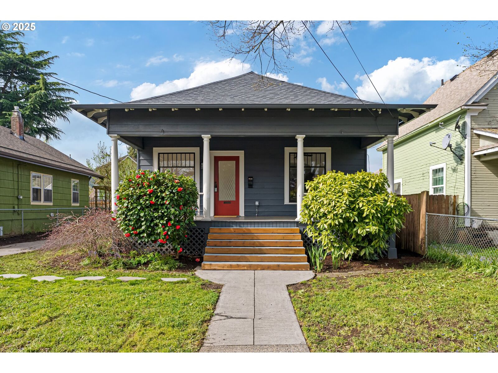 House for sale in Portland: 9216 N Ivanhoe St, Portland, OR 97203