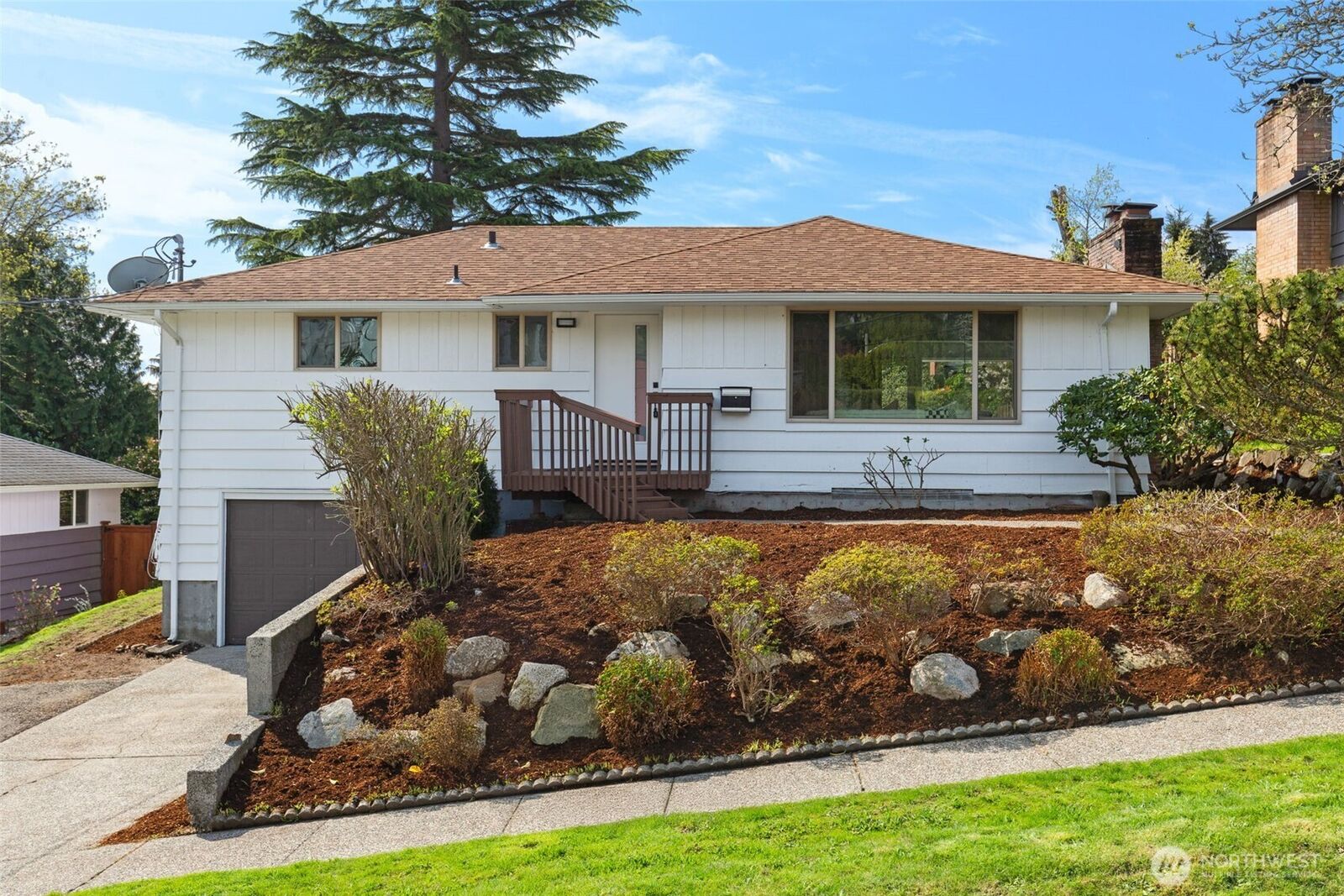 MLS#2368740: 3111 SW 104th, Seattle, WA 98146