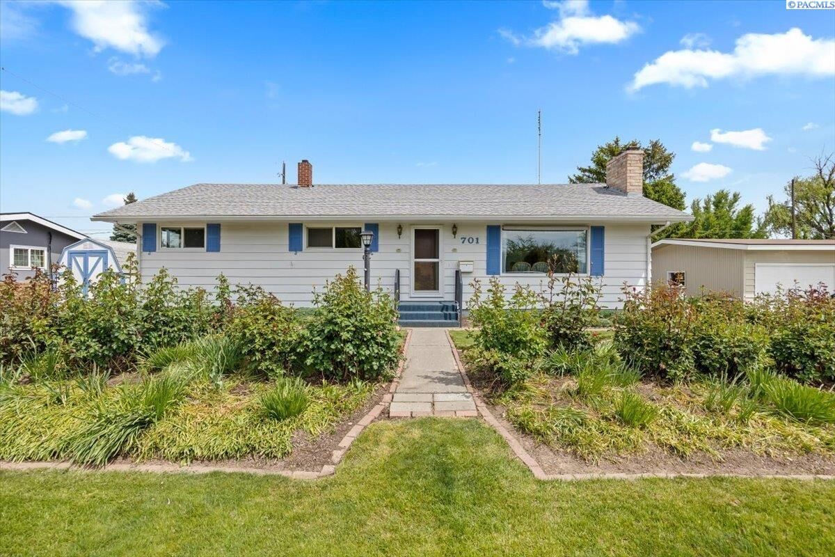 3 bed Grandview home for sale: 701 W Concord Ave, Grandview, WA 98930