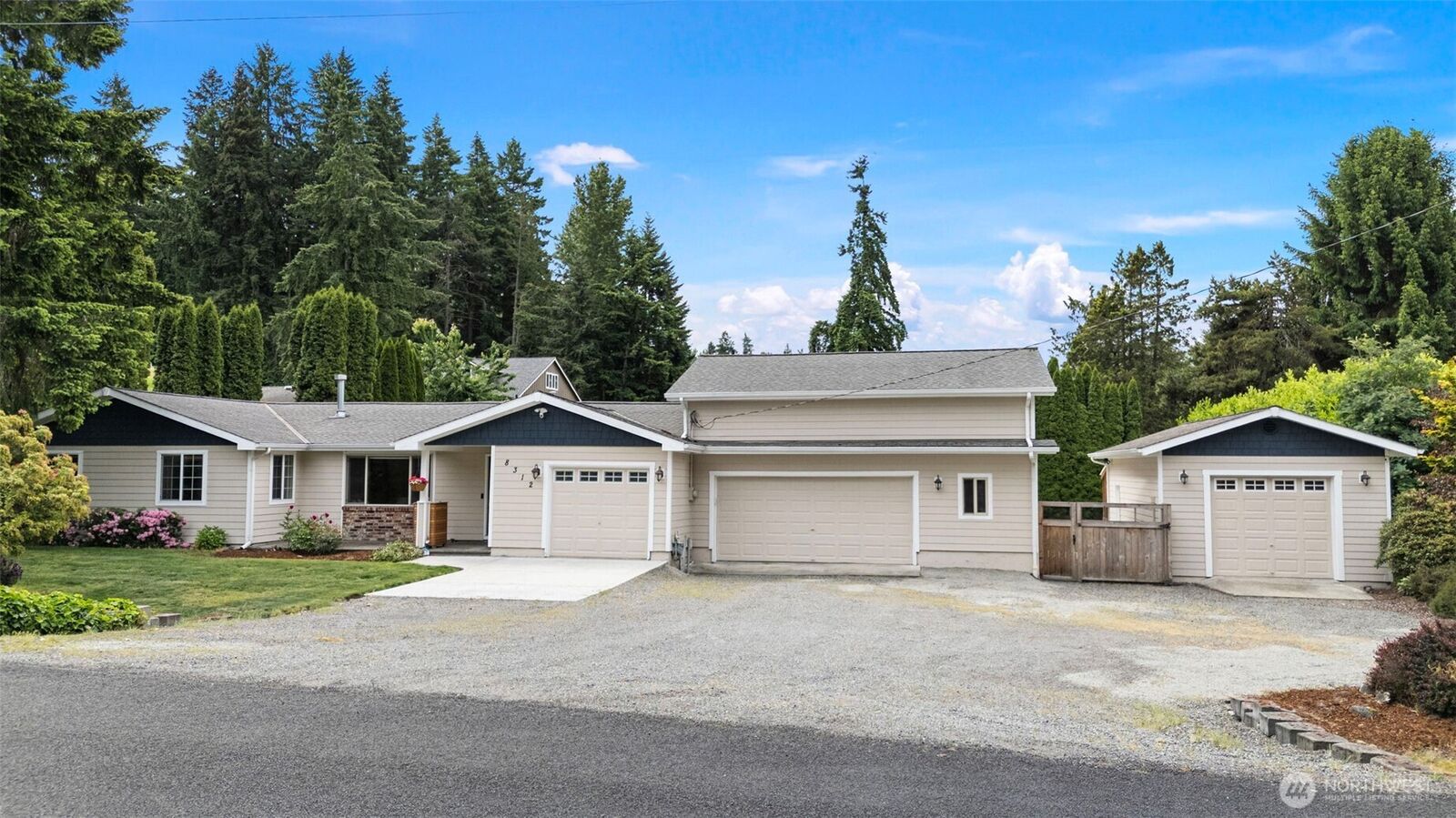 Home for sale in Puyallup: 8312 123rd Street E, Puyallup, WA 98373