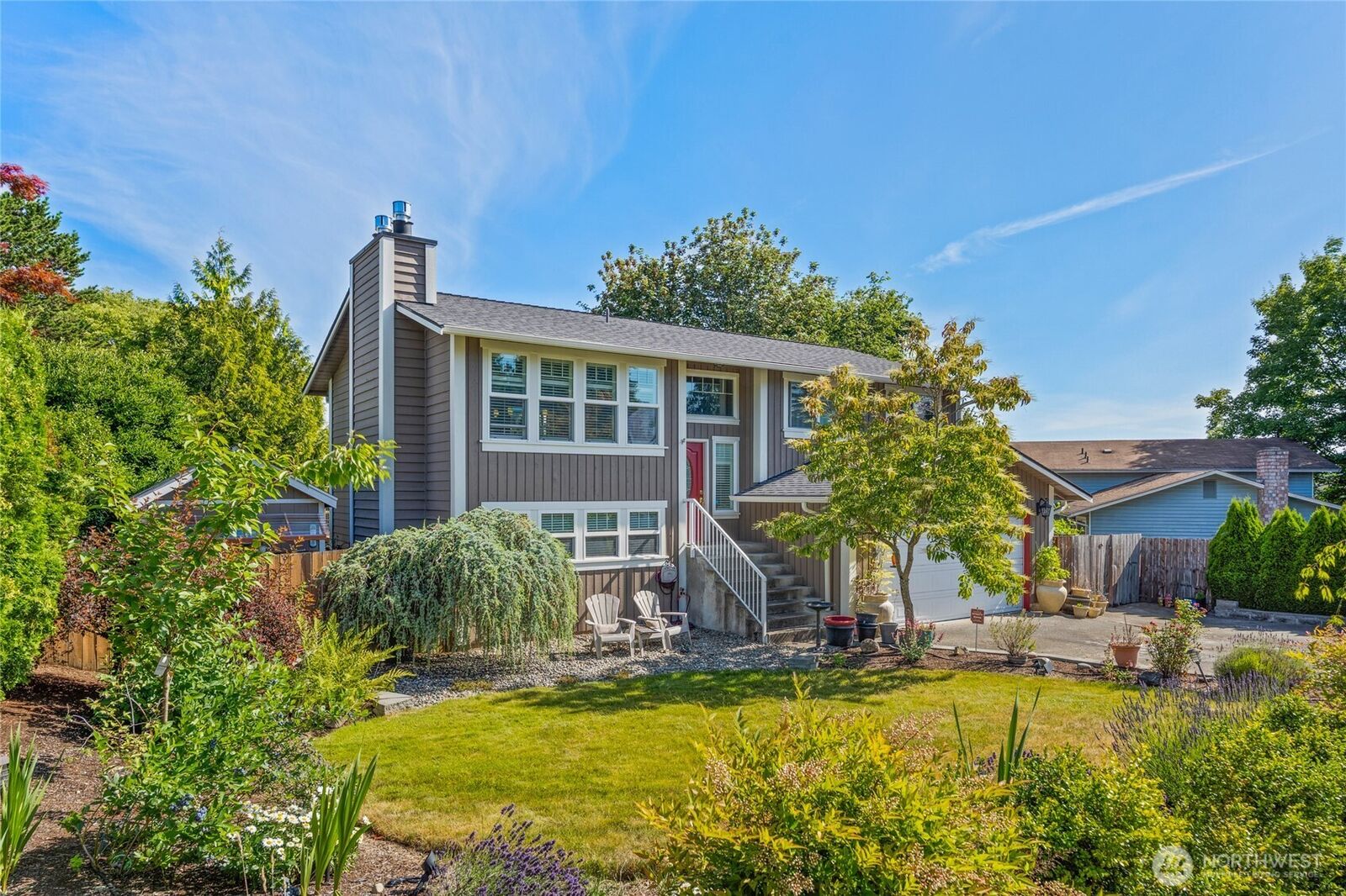 Home for sale in Kent: 14618 SE 275th Place, Kent, WA 98042
