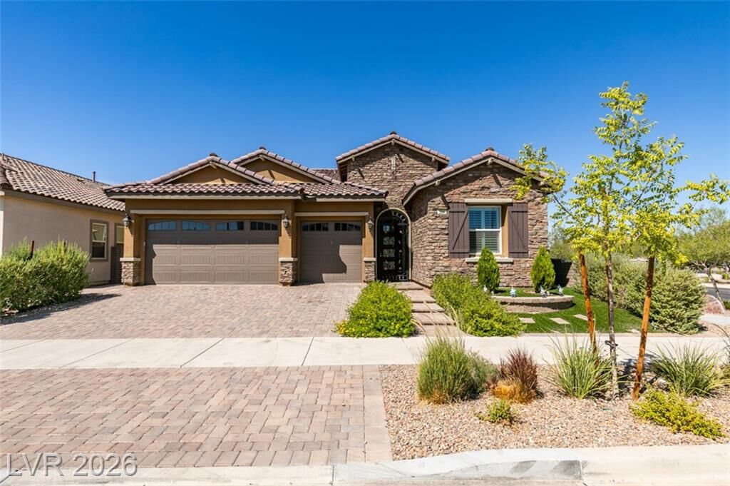 Home for sale in Henderson: 354 Homeward Way, Henderson, NV 89011