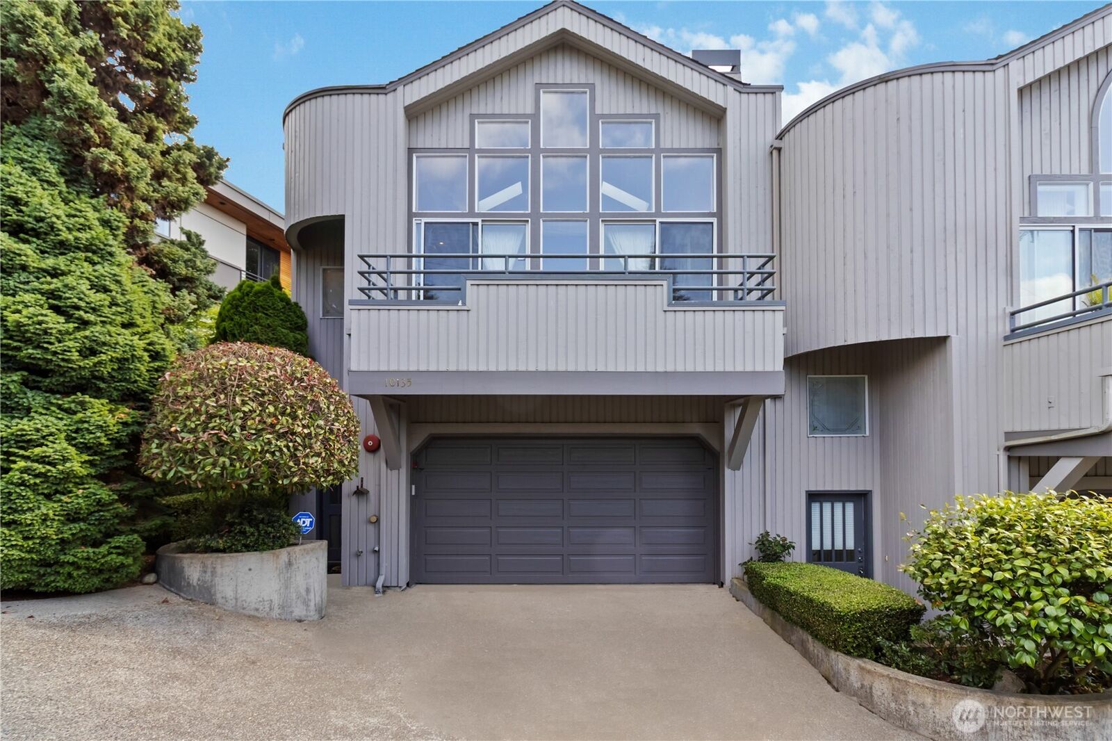 3 bed Kirkland home for sale: 10135 NE 64th Street A, Kirkland, WA 98033