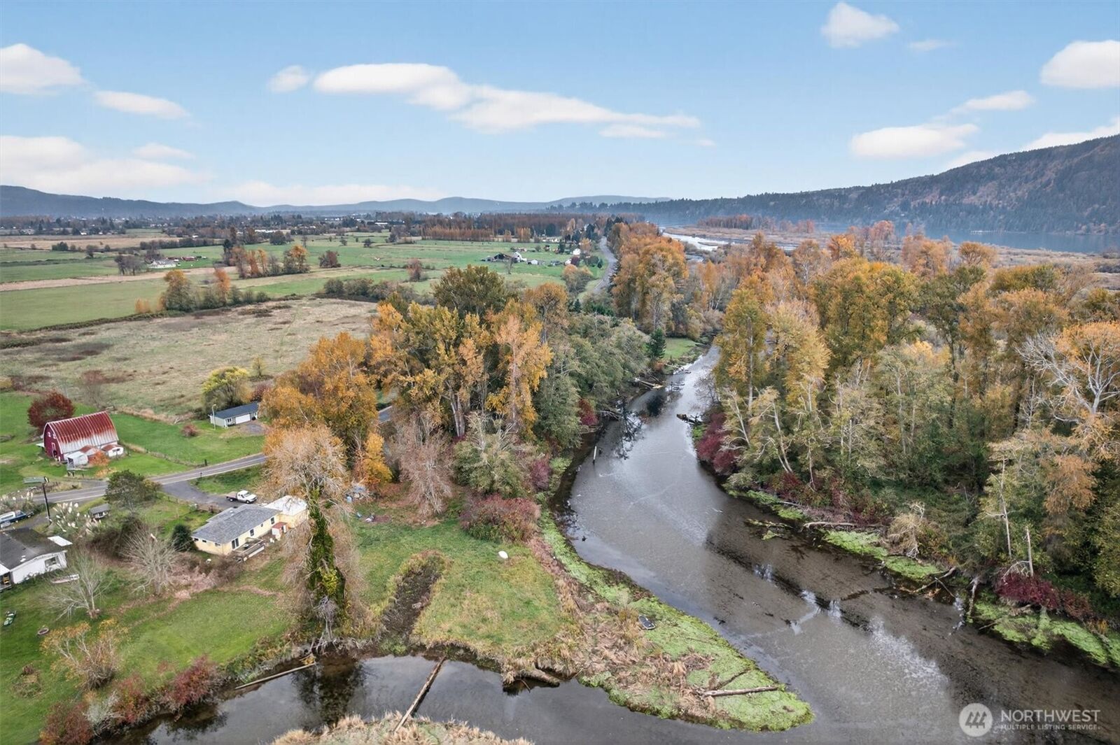 Home for sale in Cathlamet: 340 E Sunny Sands Road, Cathlamet, WA 98612