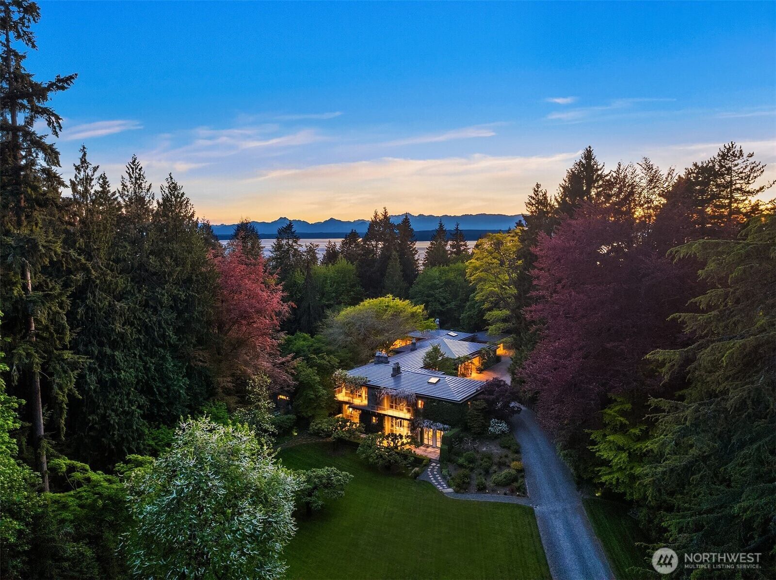 MLS#2458664: 107 NW Highland Drive, Seattle, WA 98177