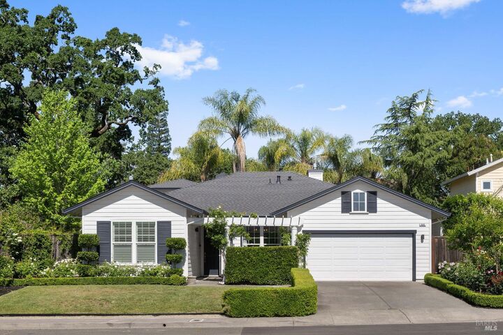 House for sale in St. Helena: 806 Chiles Avenue, St. Helena, CA 94574
